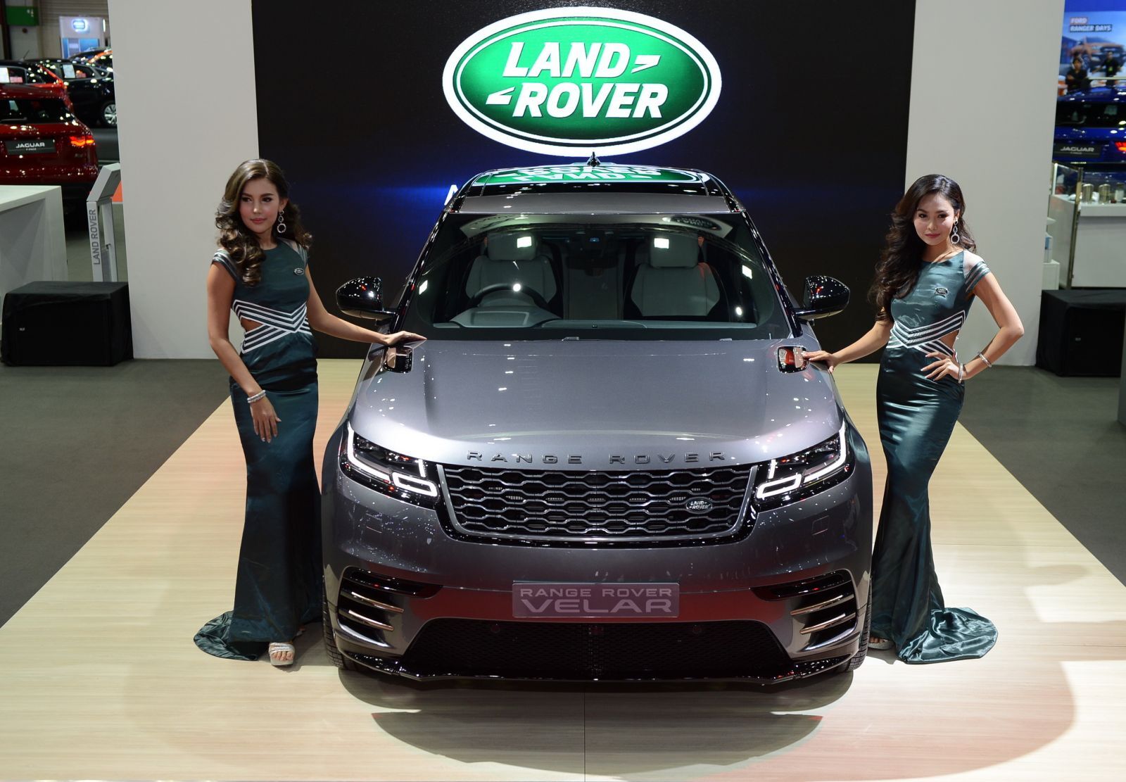 ยลโฉมจริง!! Range Rover Velar สมาชิกใหม่...อเนกประสงค์เมืองผู้ดี เริ่ม 5.999 ล้านบาท | AUTODEFT ...